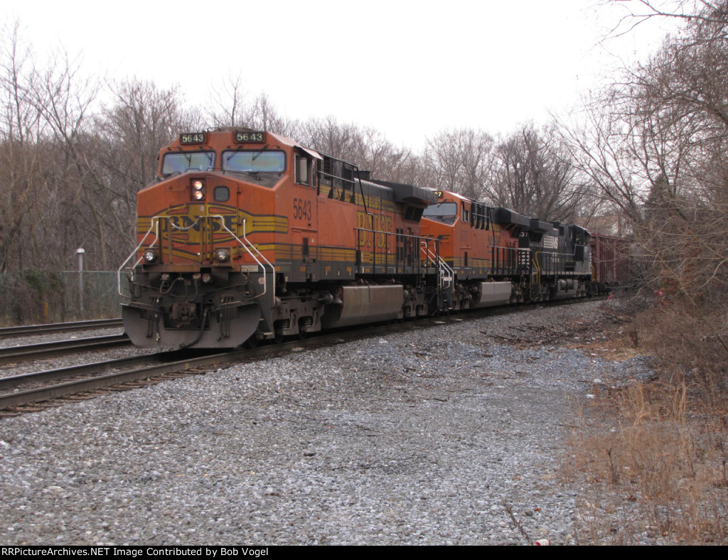 BNSF 5643 and 6797